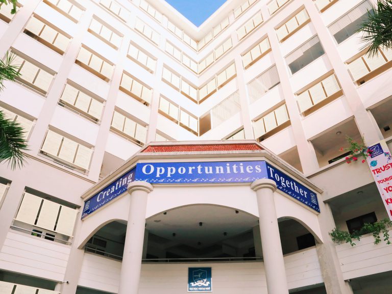 Logo ULIS: Kết Nối Ngôn Ngữ, Văn Hoá Và Hội Nhập Thế Giới